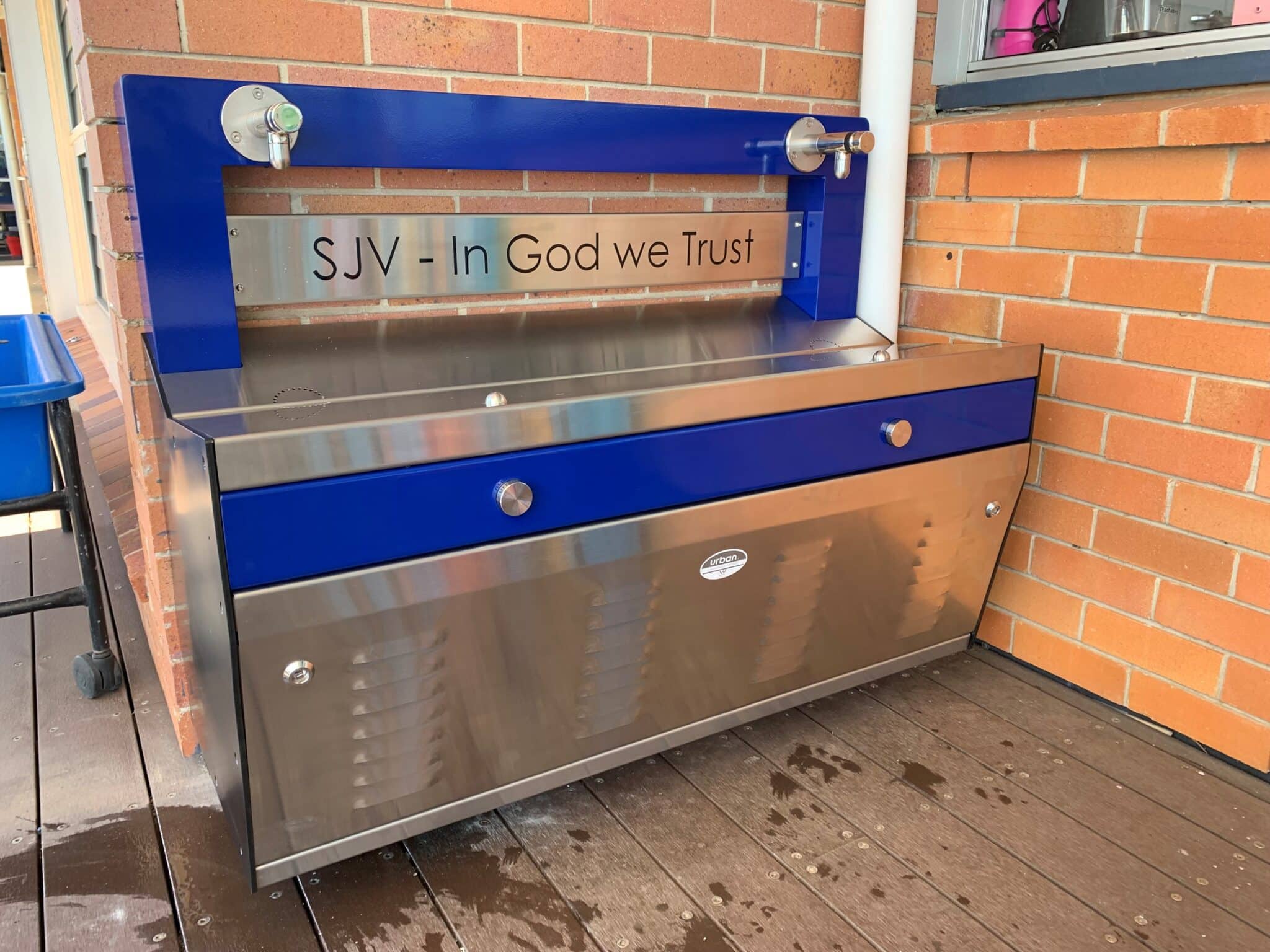 CF400 Chilled Drinking Fountain | Urban+ Fountains & Furniture